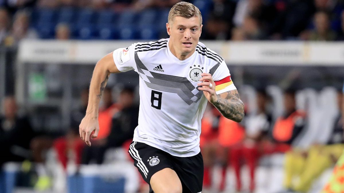 FC Bayern in der Krise: Joachim Löw baut im DFB-Team auf Toni Kroos ...