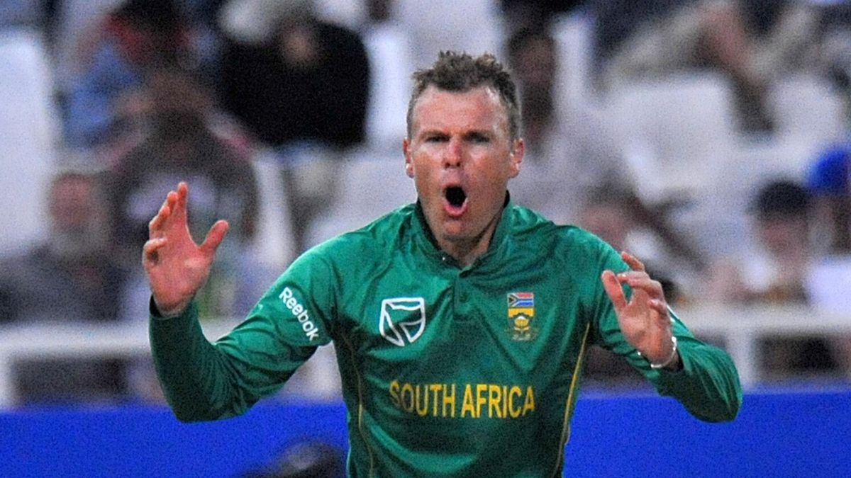 Botha cited for suspect action for third time - Eurosport