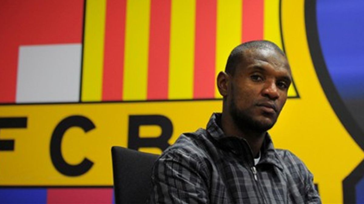 Eric Abidal Praying