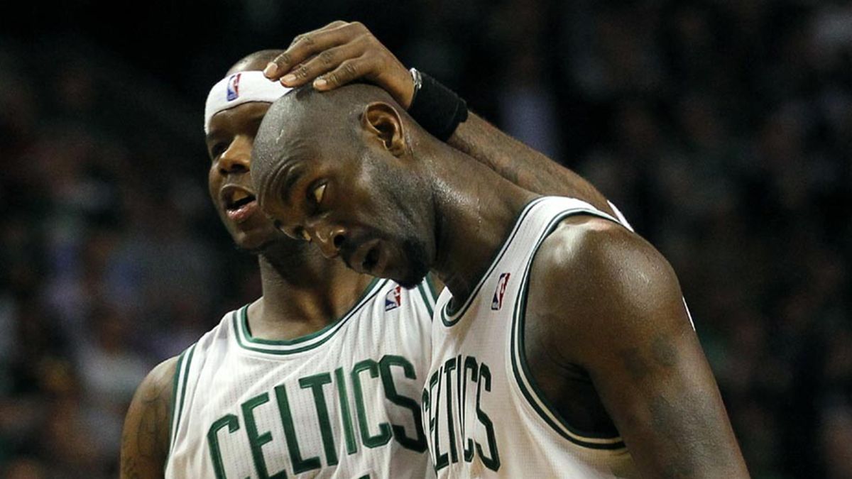 Carmelo Anthony And Kevin Garnett