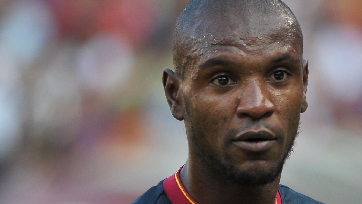 Abidal est sorti - Eurosport