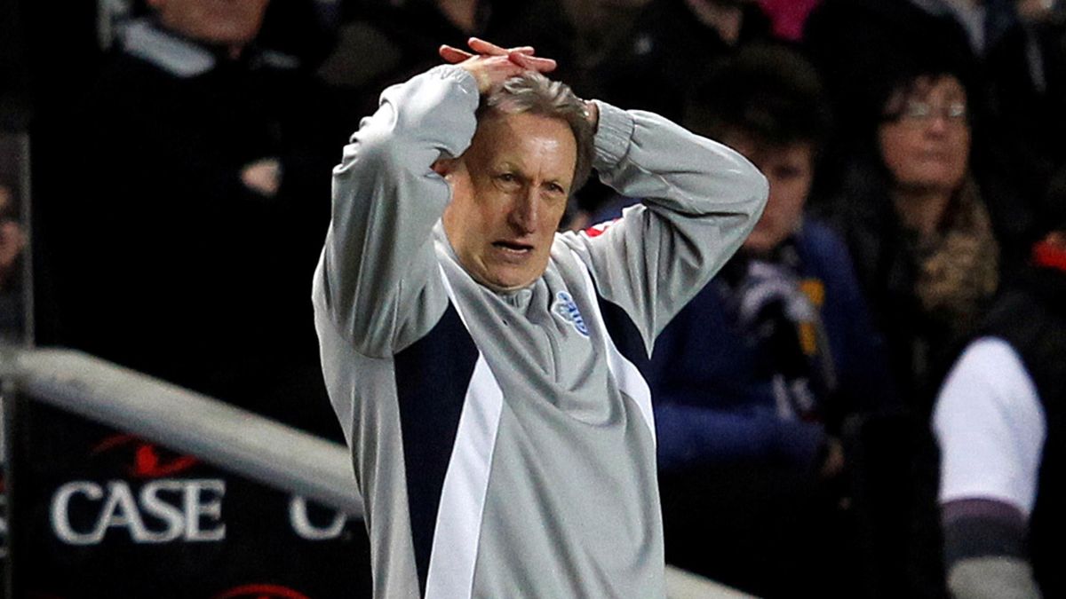 Warnock: QPR should have stuck with me - Eurosport