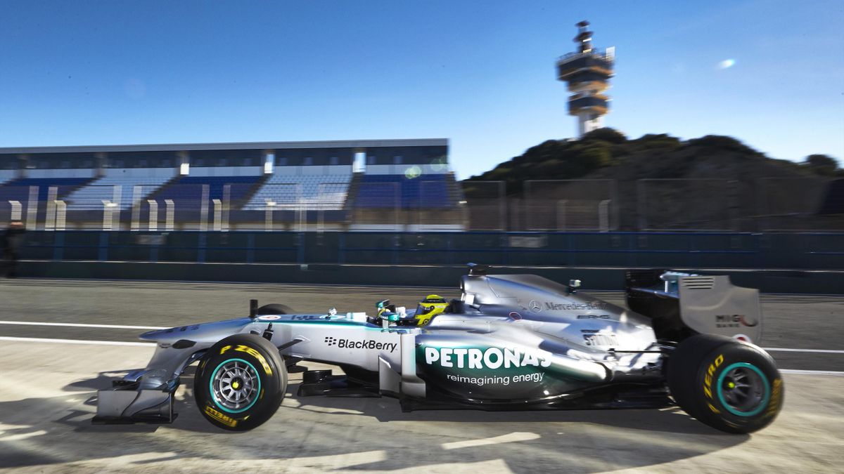 Mercedes présente sa W04 du Championnat du monde 2013 - Eurosport