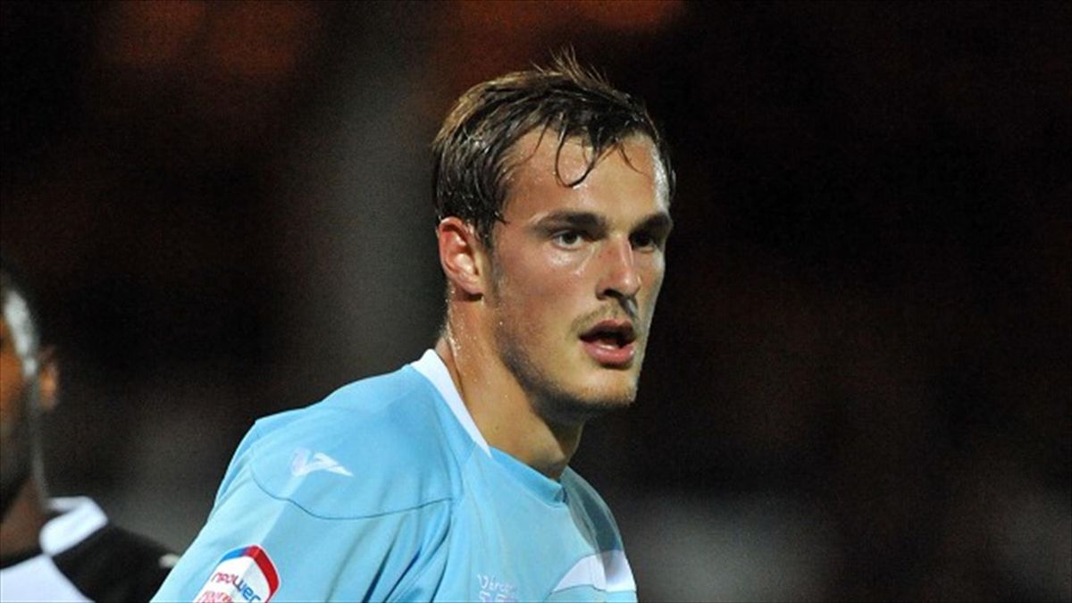 Wilkinson makes Hatters switch - Eurosport