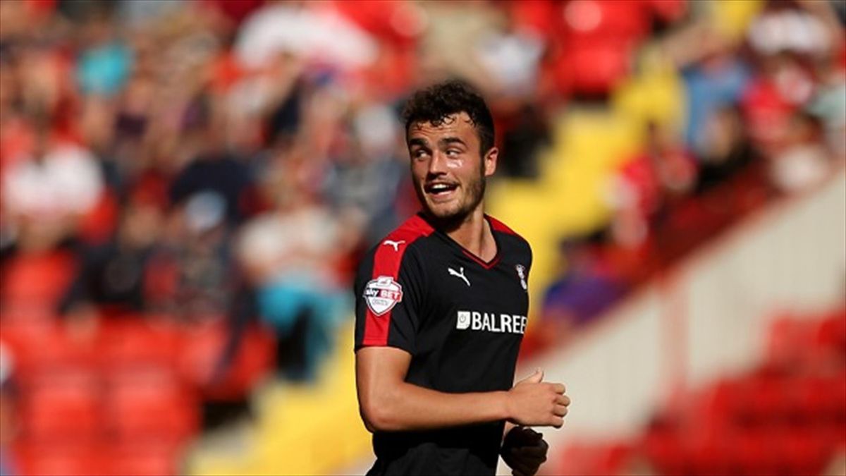 Farrend Rawson extends Rotherham stay - Eurosport