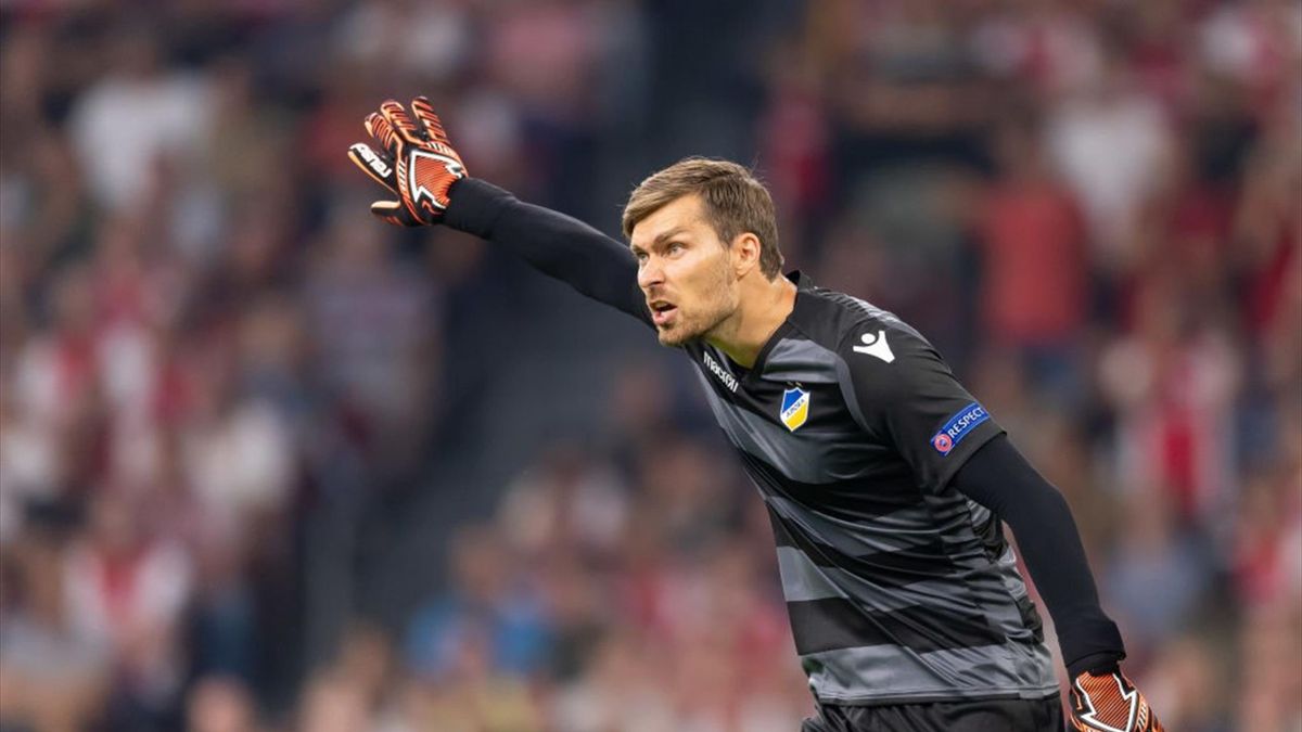 Europa League, Apoel-Sevilla: Belec y el balón parado amargan la noche ...