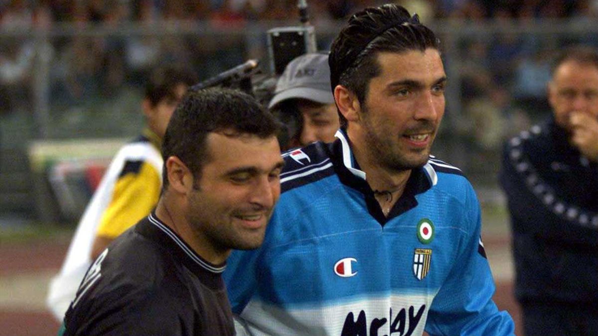 Buffon, un mito senza età: è la presenza n° 647 in Serie A, eguagliato ...