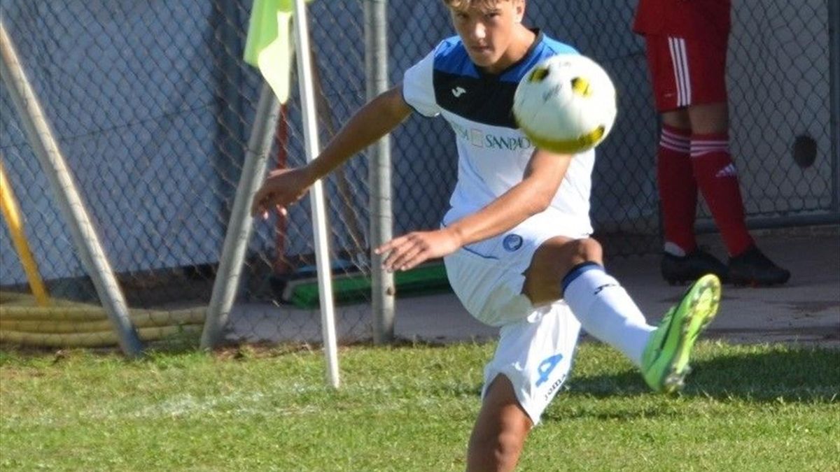 Un fotbalist român de 14 ani a fost convocat la naționala U15 a Italiei ...