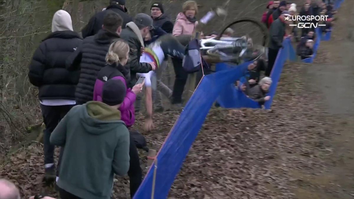 Baal | Iserbyt erft bijzondere overwinning na lelijke valpartij van ...