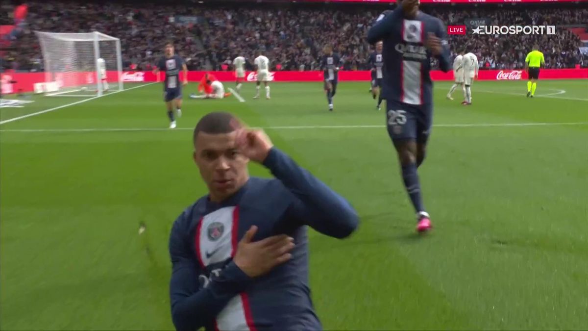 Mbappé llega a los 300 goles a lo grande: Su locura desde casi medio ...