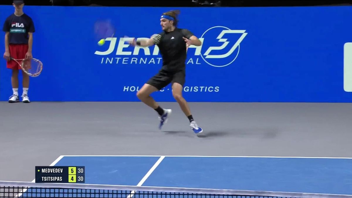 ATP Vienne - Daniil Medvedev dompte encore Stefanos Tsitsipas et rallie ...