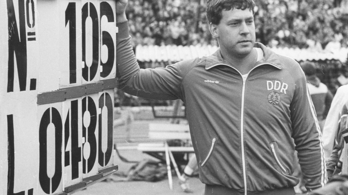 Kein Tag wie jeder andere: Der 100-Meter-Speerwurf von Uwe Hohn am 20 ...