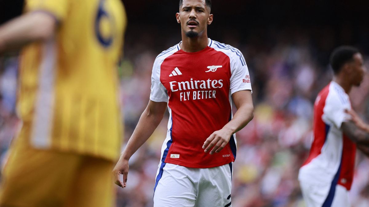 Hiába remekel az Arsenal oszlopaként, Saliba trófea nélkül nem tartja ...