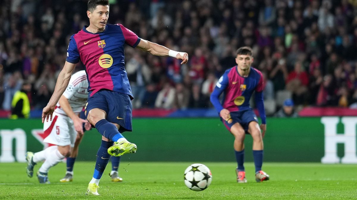 Robert Lewandowski strzelił 101 goli w Lidze Mistrzów, w meczu FC ...