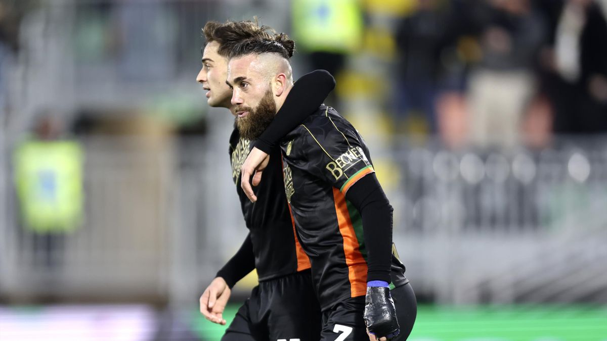 Venezia-Cagliari 2-1: Zampano e Sverko superano Pavoletti, Di Francesco ...