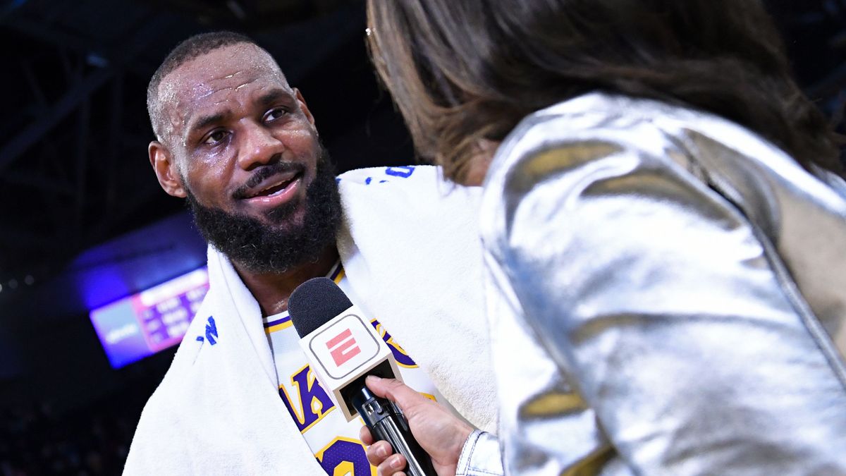 Barba Lebron James 2024