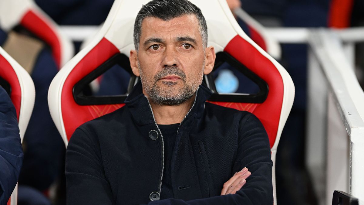 Ac milan coach store