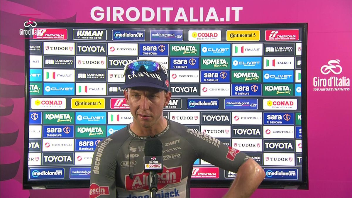 Bobbie Traksel hard voor 'niet goede' Matteo Moschetti na sprintduel ...