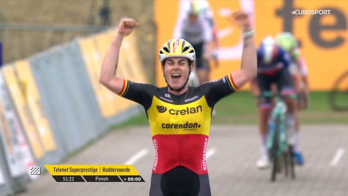 Michael Vanthourenhout wint enerverende eerste Superprestige van het ...
