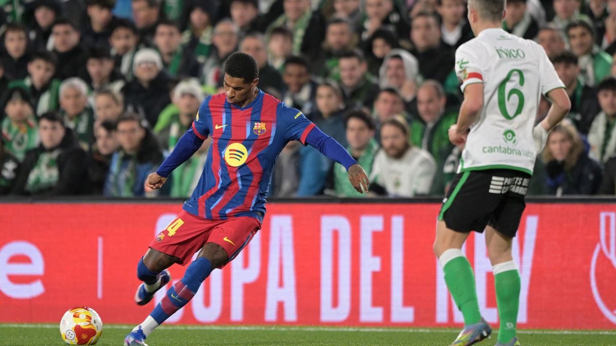 Racing Santander-Barcellona 0-2, domino dei blaugrana che avanzano in ...