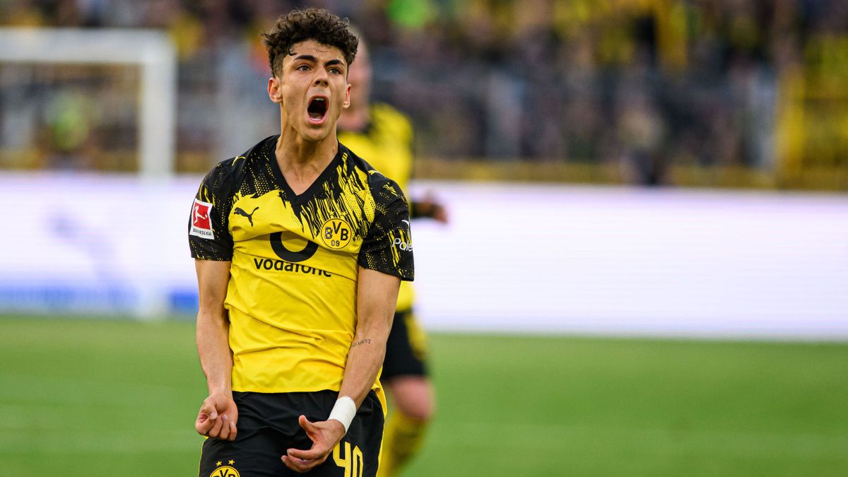 Samuele Inacio glänzt mit Startelfdebüt bei BVB-Sieg gegen Freiburg ...