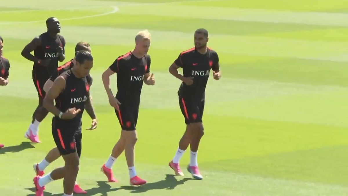 Wie is die Engeland-fan die steeds in beeld komt? - Andy Milne zette ...