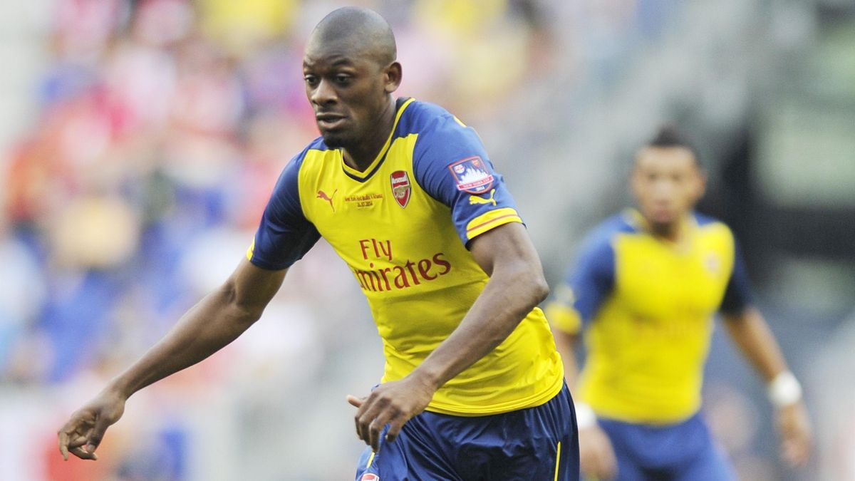 Arsenal'in orta saha Abou Diaby, futbolu bırakmaya düşündüğünü söyledi ...