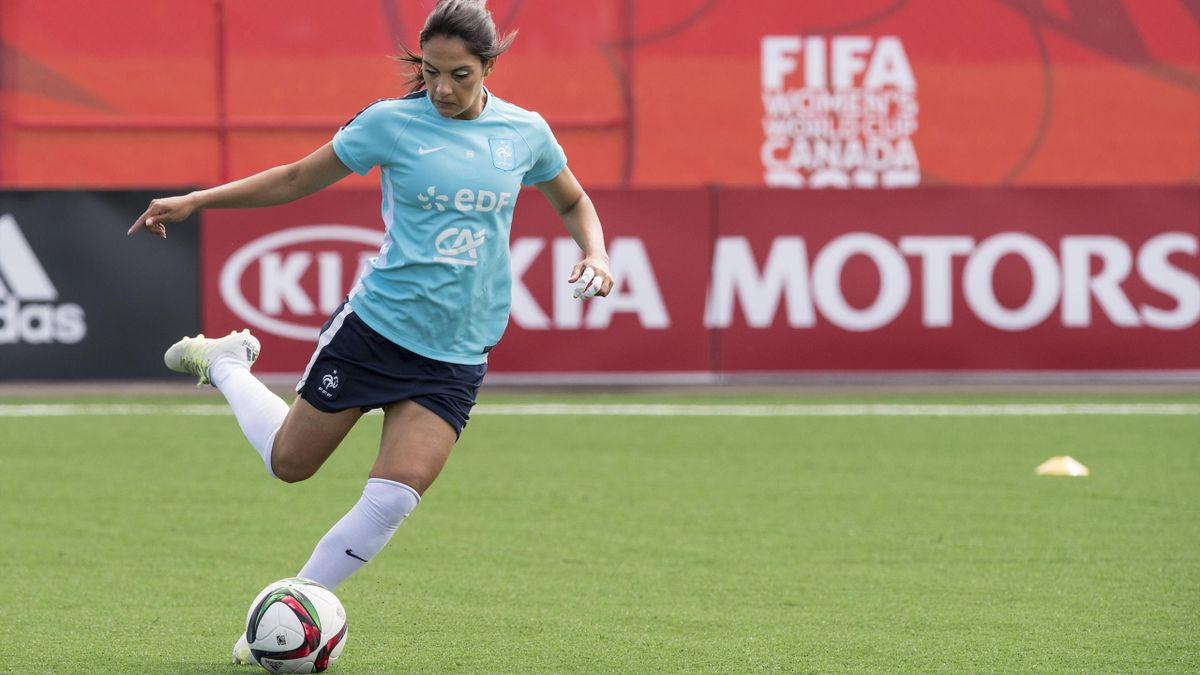 Mondial 2015 - quart de finale - Louisa Necib: "On a les qualités pour ...