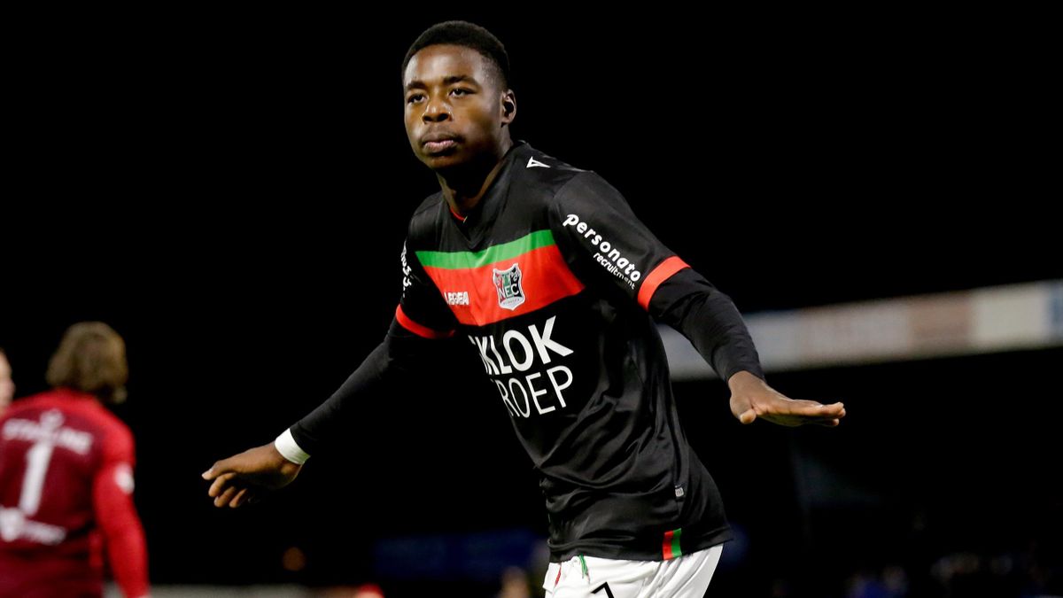 Sturmtalent Anthony Musaba bestätigt Treffen mit Borussia Dortmund ...