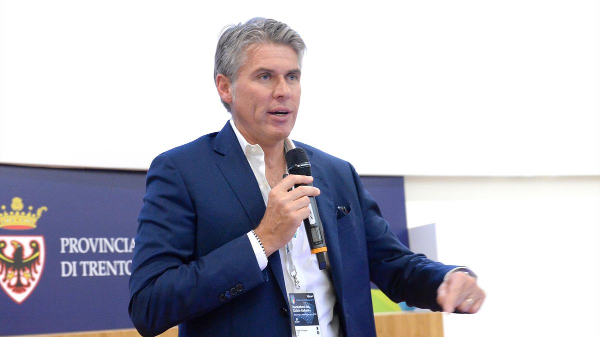 Preşedintele Comisiei pentru arbitri din cadrul UEFA, laude la adresa ...