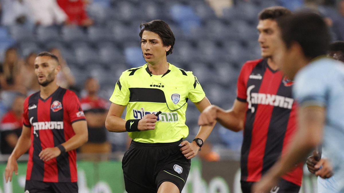 Sapir Berman - Fans, Spieler und Klubs in Israel feiern Trans ...