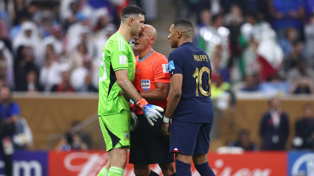 Qatar 2022 | Martinez haalt gram op Franse superster in kleedkamer ...