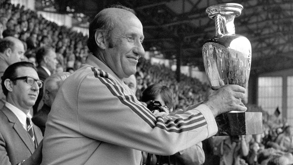 Kein Tag wie jeder andere: Helmut Schöns Abschied als Bundestrainer ...