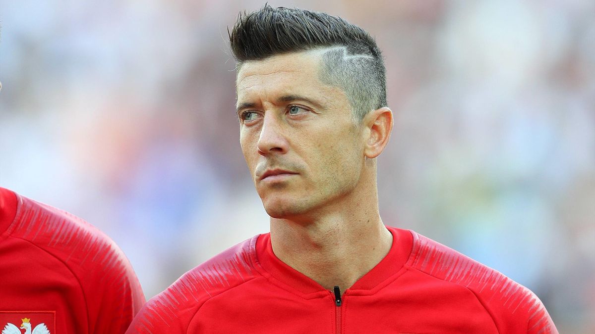 WM 2018: Robert Lewandowski mit neuer Frisur bei Polen gegen Senegal ...