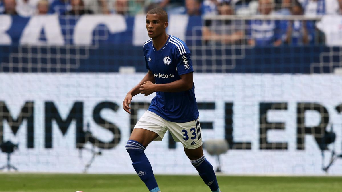 Milan transferă un fundaș central de 21 de ani de la Schalke 04 - Eurosport