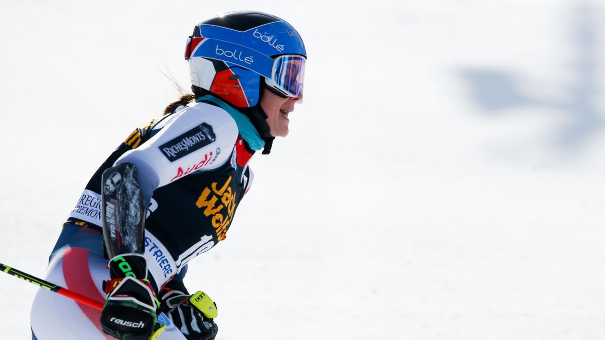 Géant parallèle de Sestrières -Clara Direz remporte le géant parallèle ...
