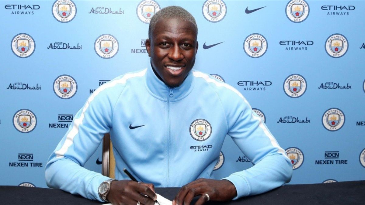 Benjamin Mendy officiellement à Manchester City et défenseur le plus cher de l'histoire - Eurosport