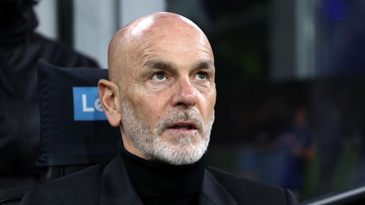 Stefano Pioli esce a testa bassa dopo la sconfitta con l'Inter ...