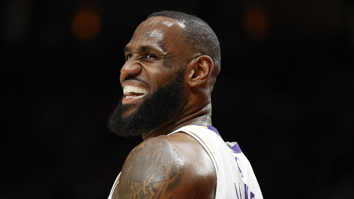 Au sommet à 38 ans avec les Los Angeles Lakers, LeBron James vieillit ...