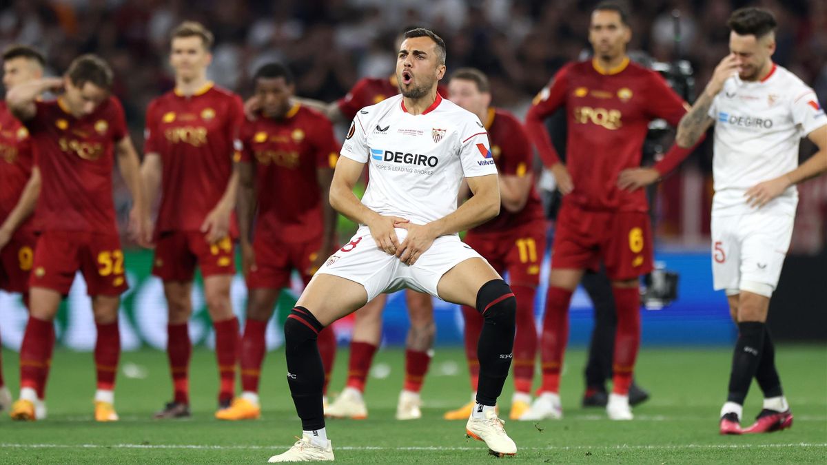 Siviglia, Joan Jordan alla 'Dibu' Martinez: gestaccio dopo la finale ...