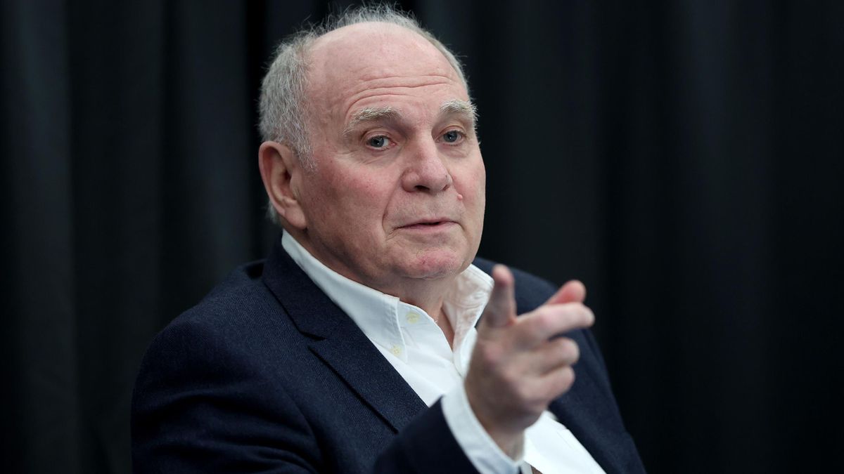 FC Bayern - Uli Hoeneß schlägt beim FCB-Training auf: Eine Darbietung ...