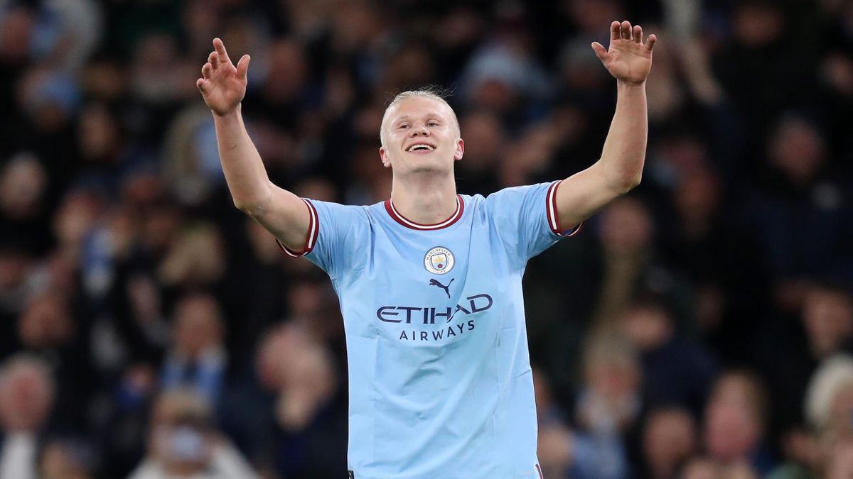 Manchester City Angreifer Erling Haaland Zu Englands Fußballer Des