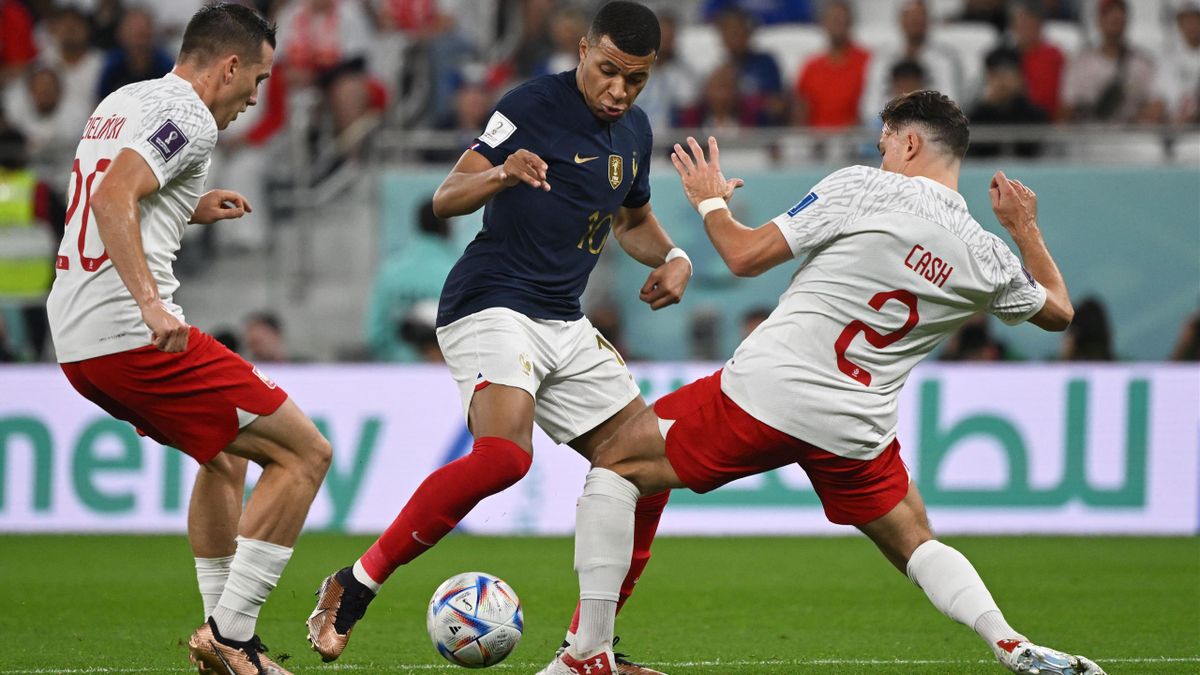 Qatar 2022 | Poolse rechtsback Cash breidt shirtcollectie door Mbappé ...