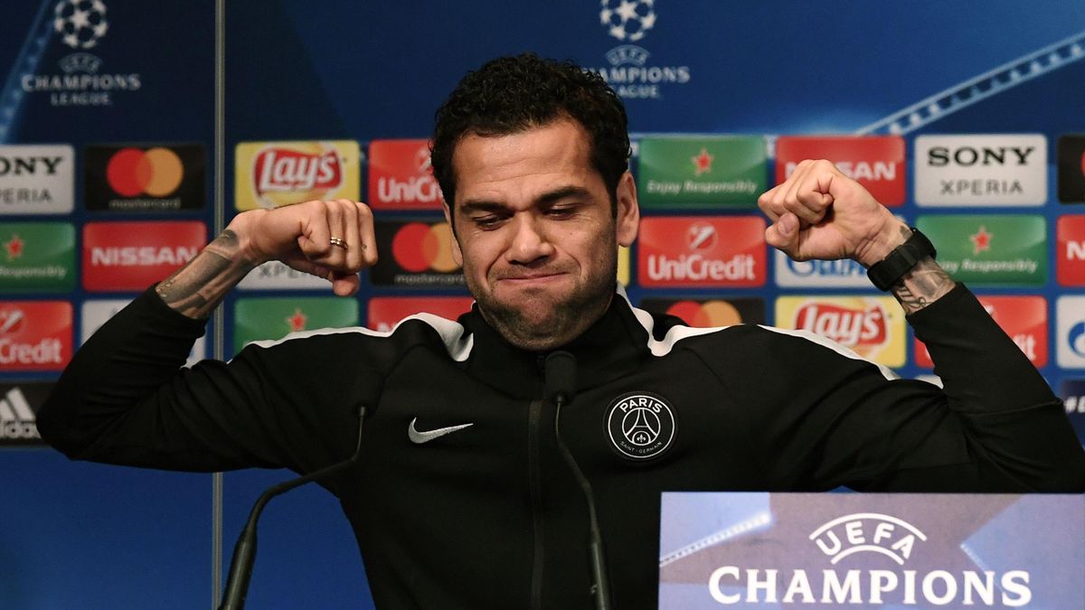 Dani Alves avant PSG - Real : "S'asseoir et pleurer ou se lever et ...