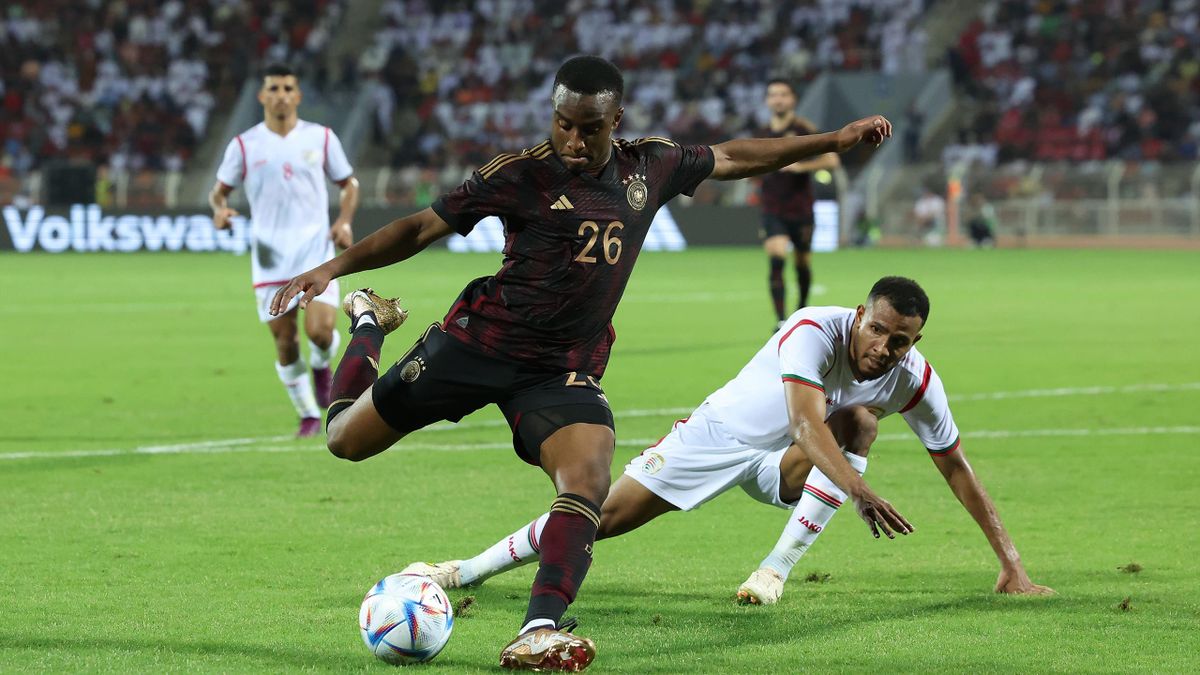 WM 2022: Youssoufa Moukoko jüngster Debütant seit Uwe Seeler - Manuel ...