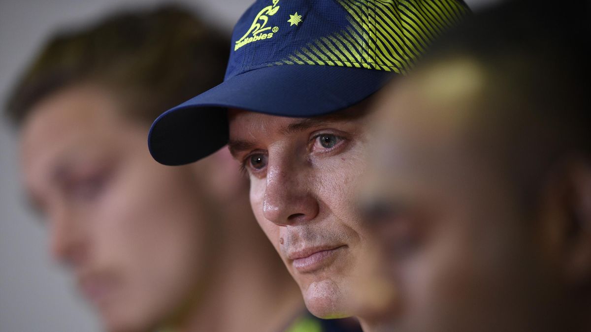 Légende vivante, Larkham a accepté de mettre les rivalités de côté au ...