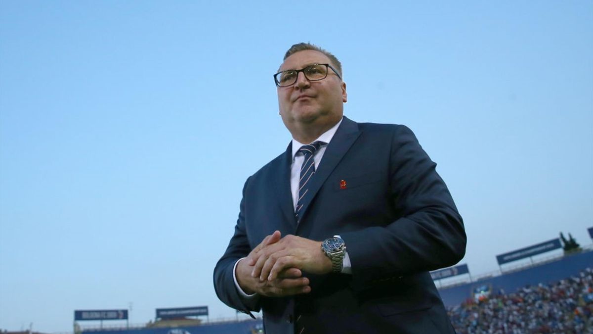 Czeslaw Michniewicz, sélectionneur de la Pologne, limogé - Eurosport