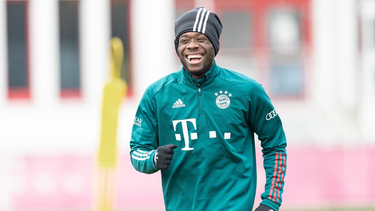 FC Bayern: Alphonso Davies zurück im Training - Eurosport