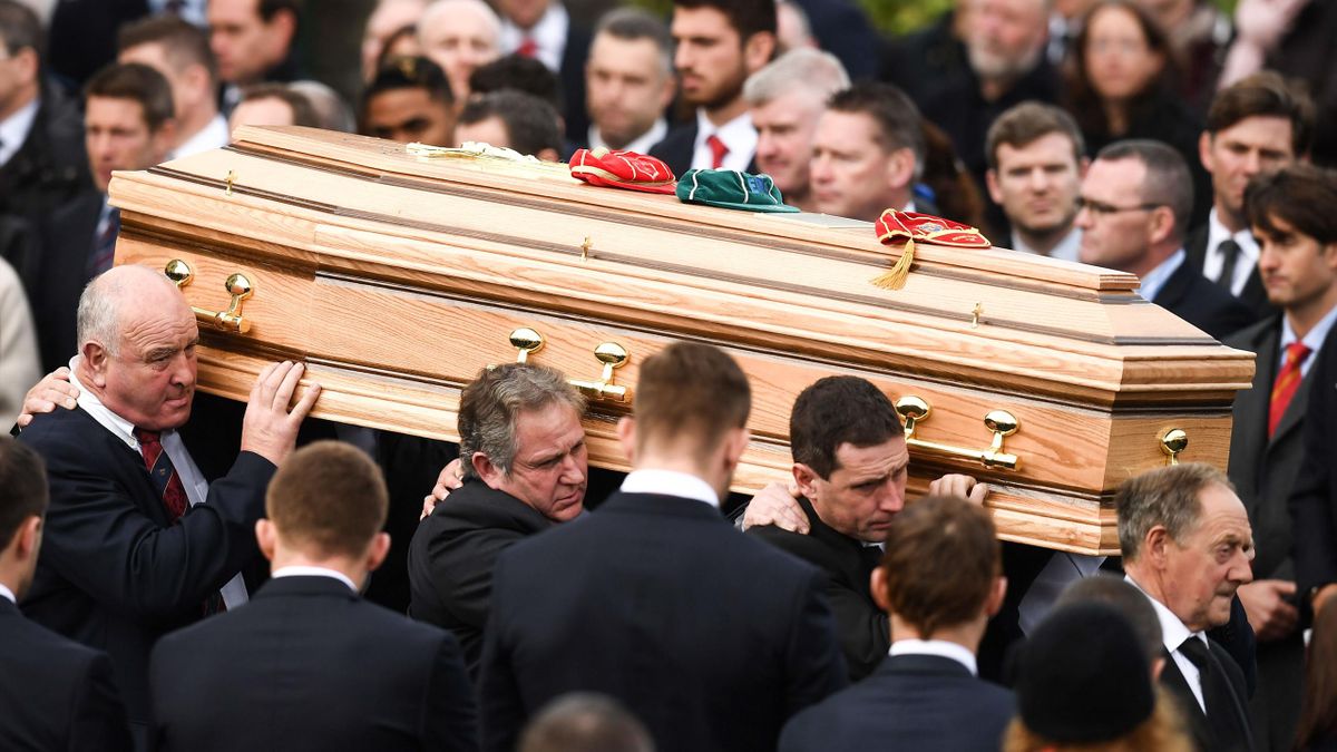 Les obsèques d'Anthony Foley, ancien joueur et entraîneur du Munster ...
