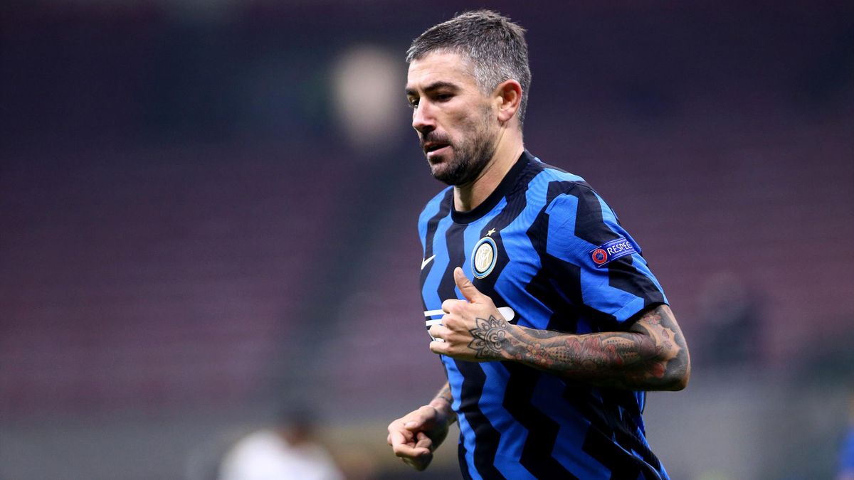 Inter: Aleksandar Kolarov positivo al Covid-19: è il secondo caso in ...